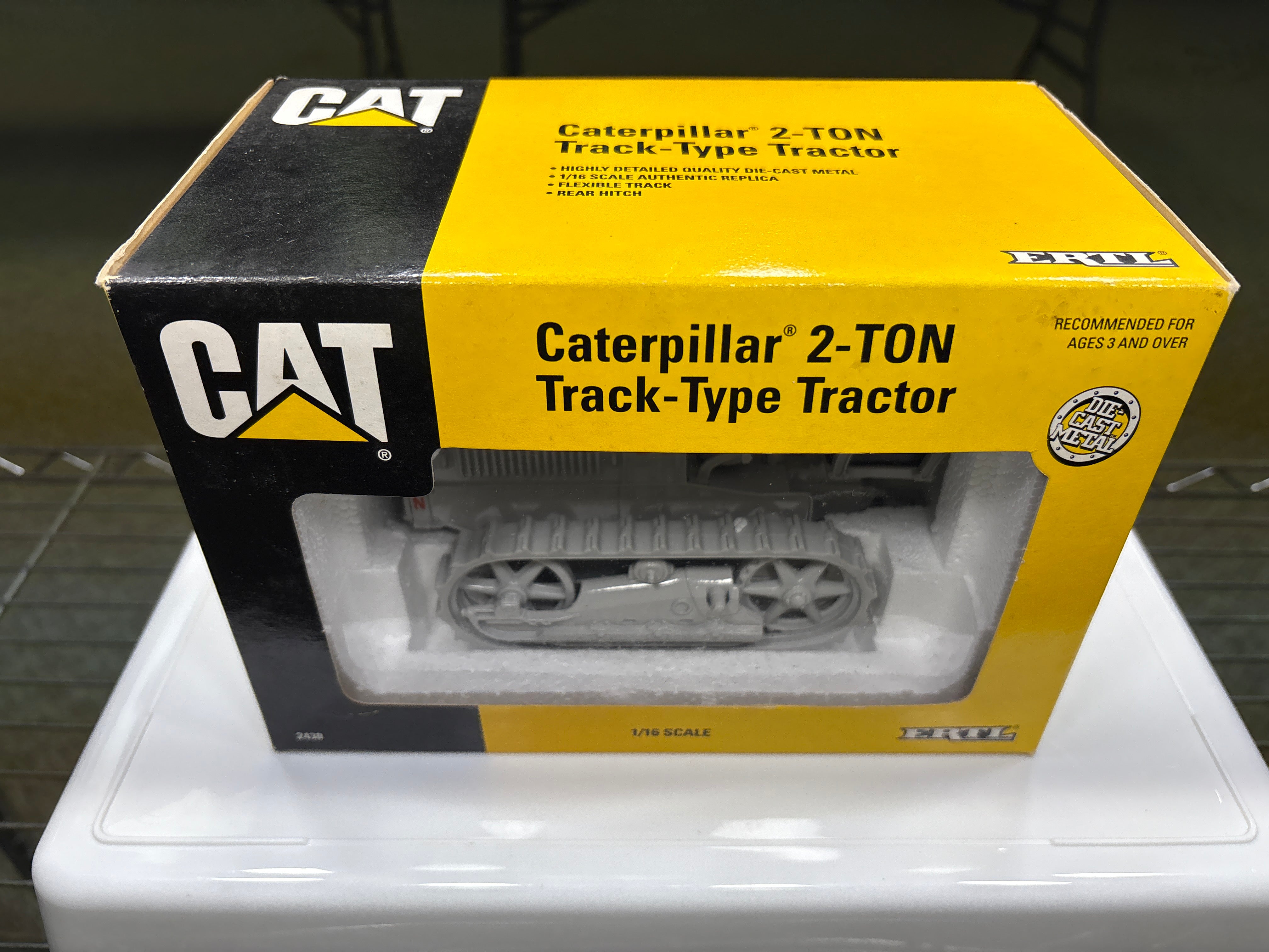 Caterpillar 2-TON Track-Type Tractor – Mast Farm Toys