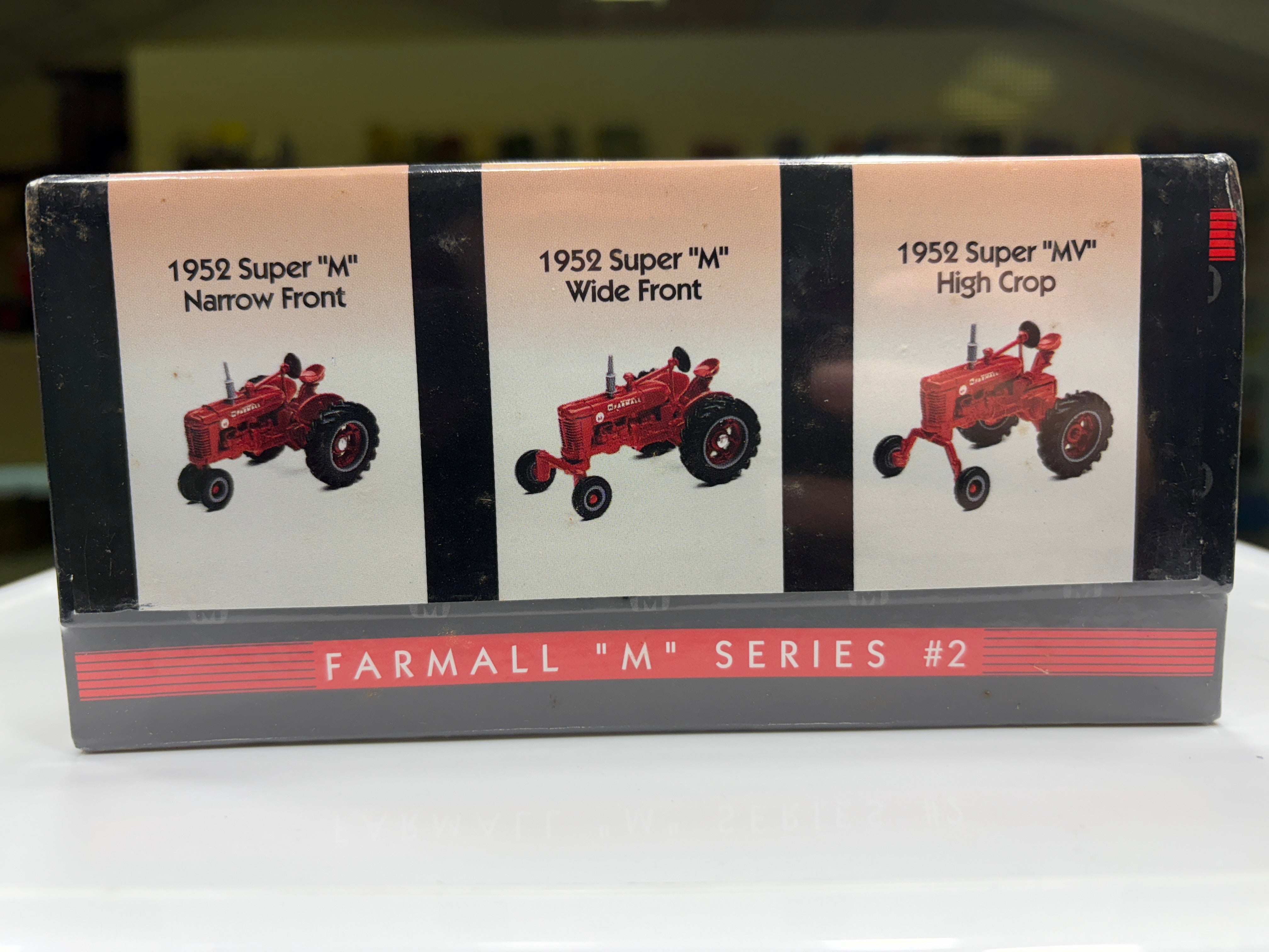 Farmall “M” 1952 Series Tractors – Mast Farm Toys