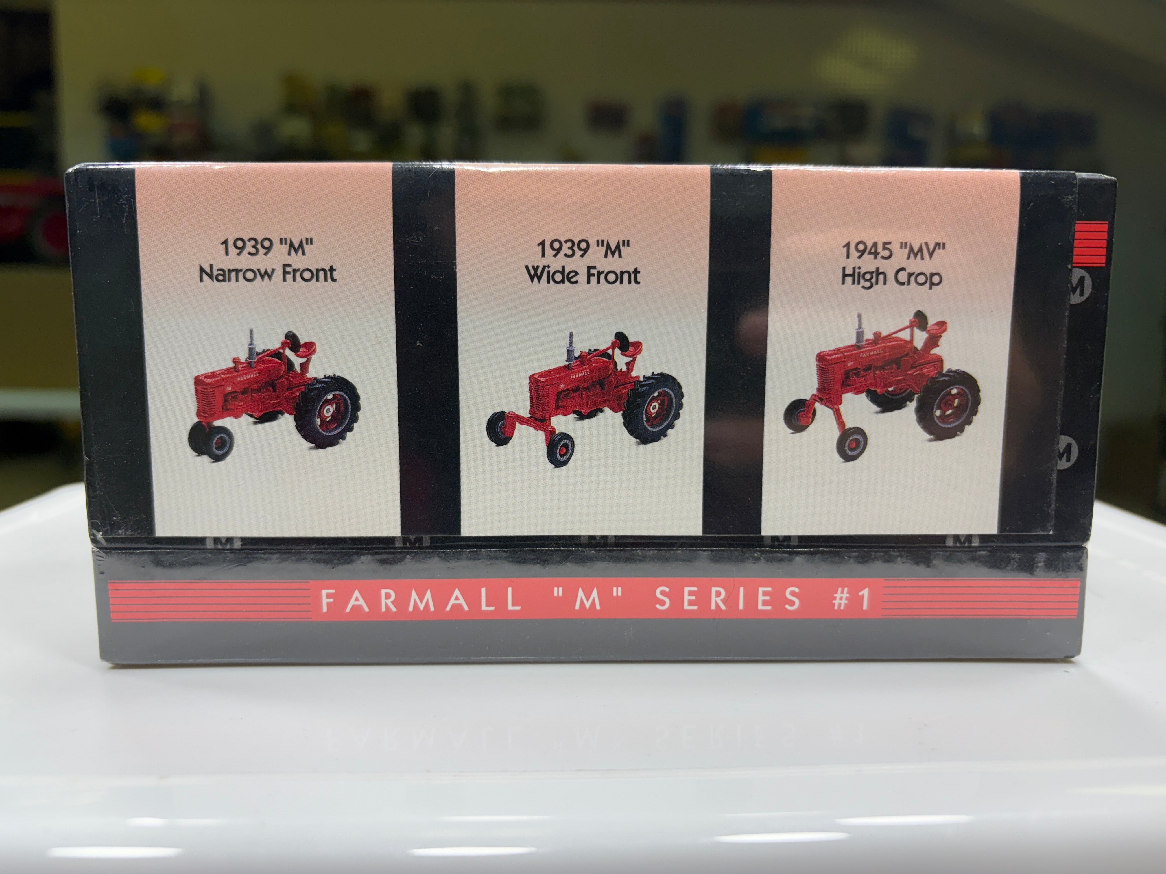 Farmall “M” Series 1939 Tractors – Mast Farm Toys