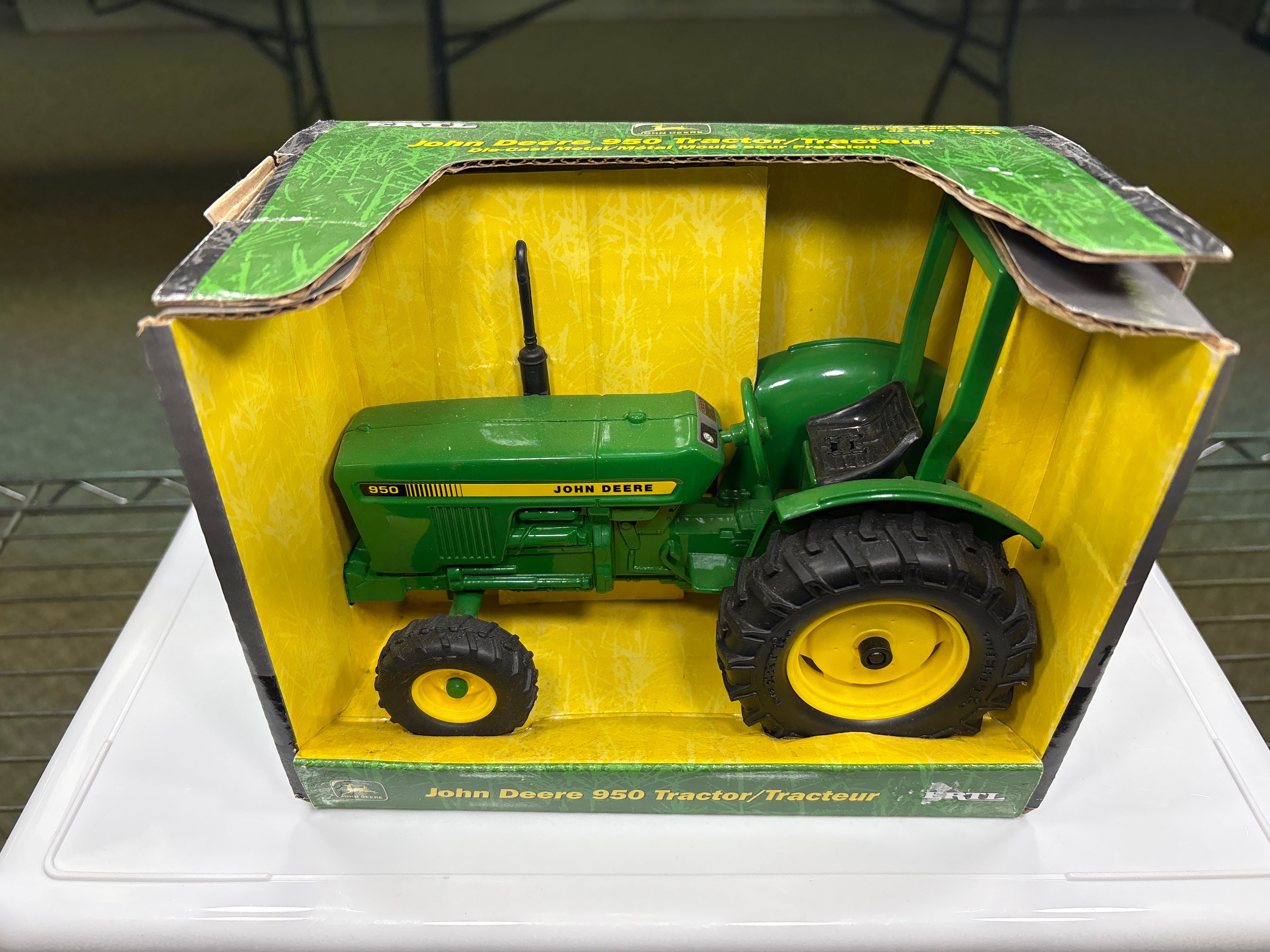 John Deere 950 Tractor – Mast Farm Toys